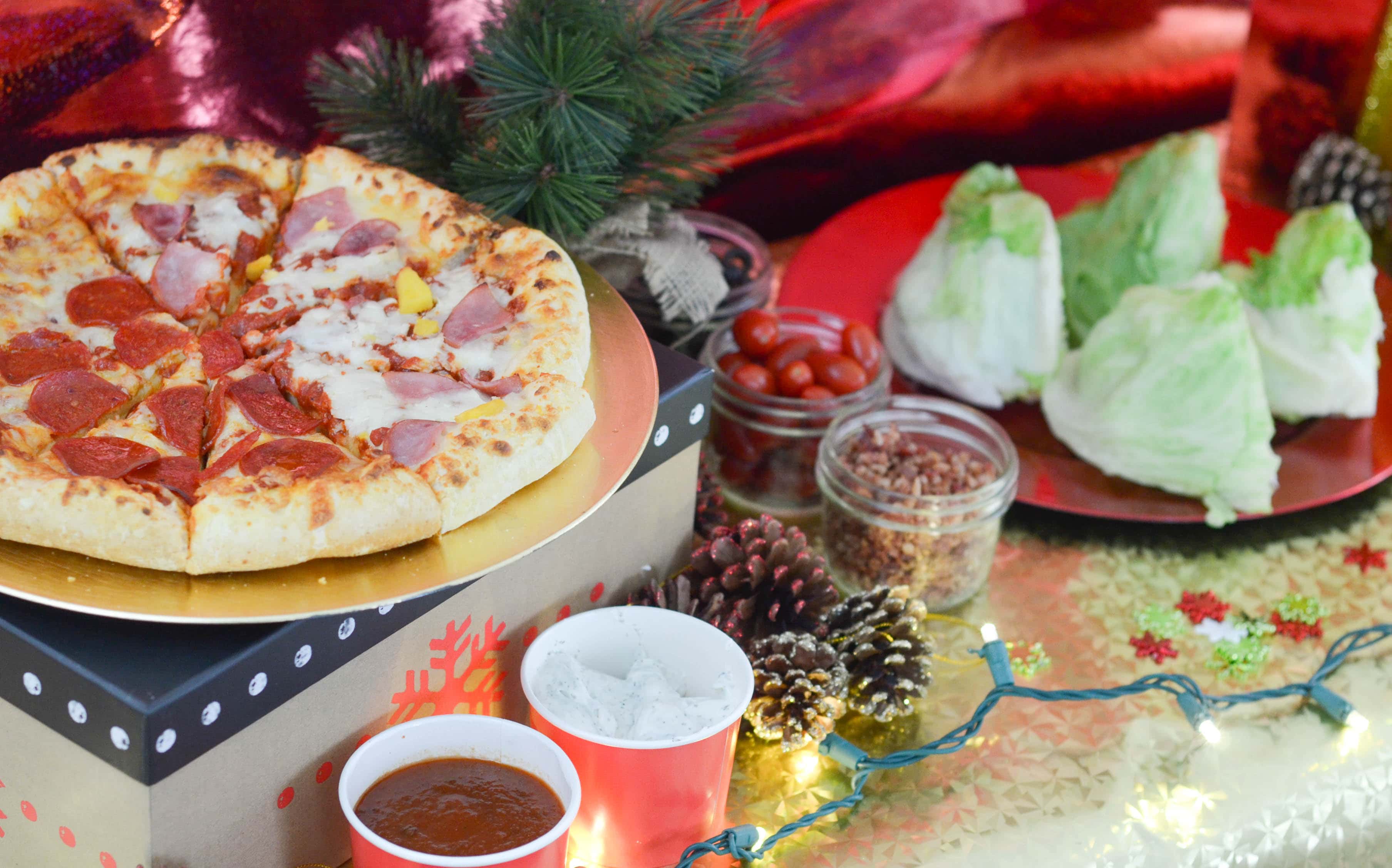 The Perfect Holiday Pizza Party - Mommy Hates Cooking