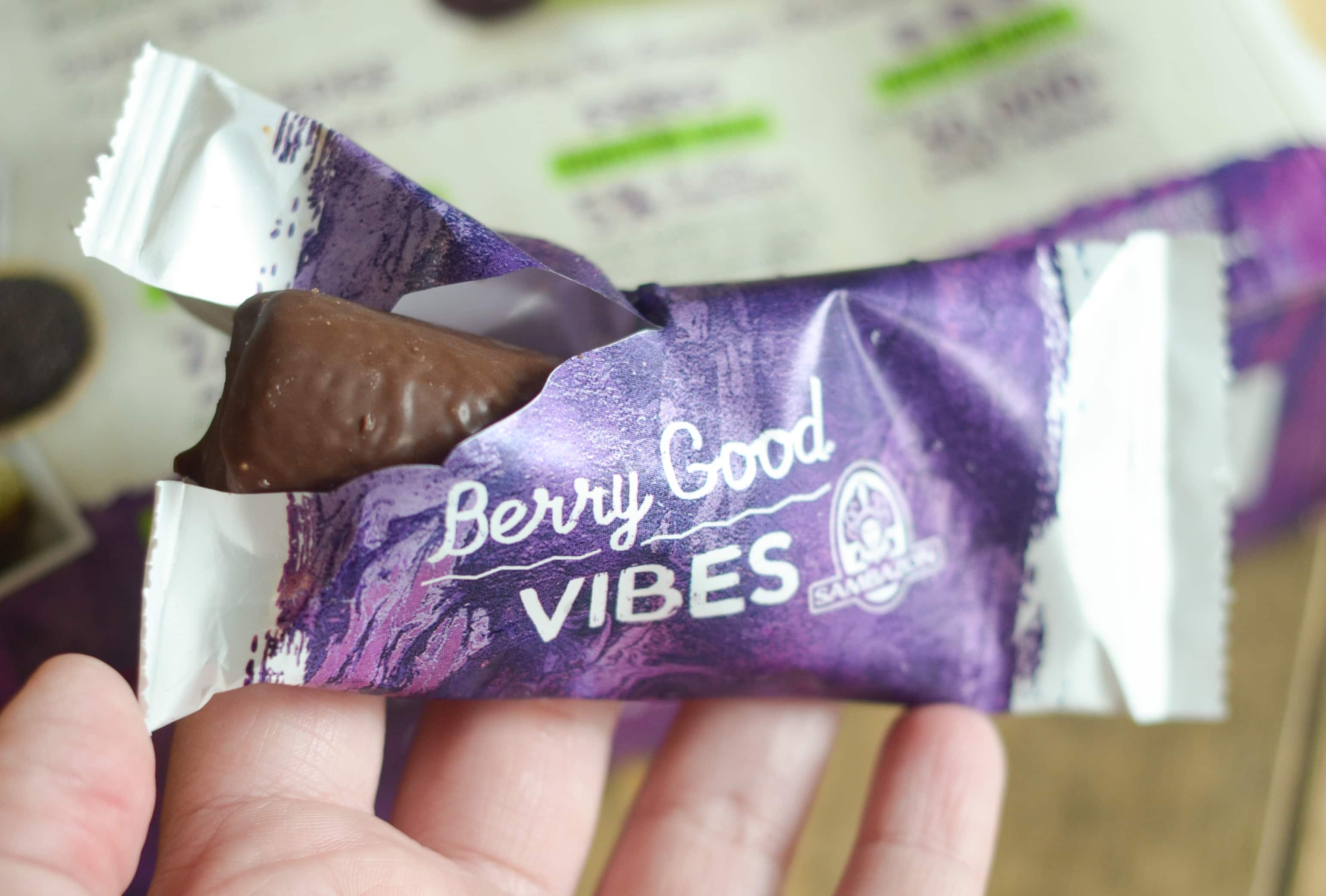 Satisfy Cravings with Sambazon Superfruit Bites - Mommy Hates Cooking
