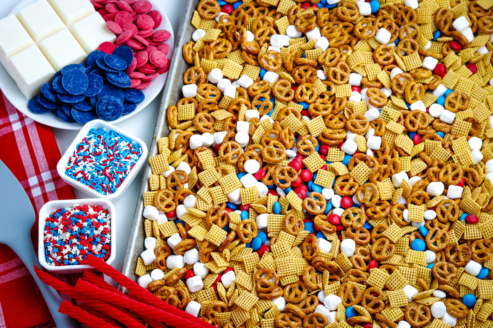 Patriotic Chex Mix - Mommy Hates Cooking