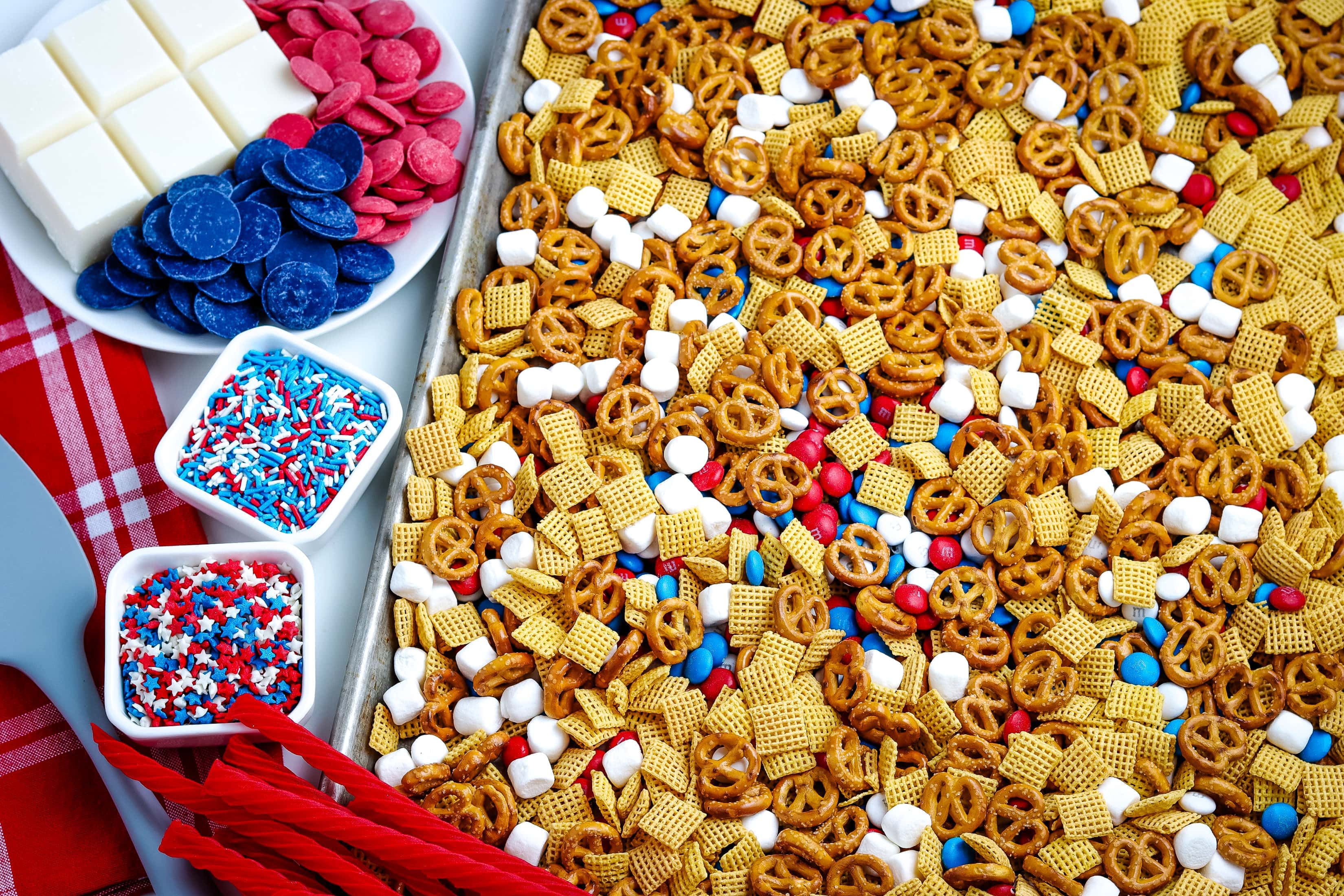 Patriotic Chex Mix - Mommy Hates Cooking