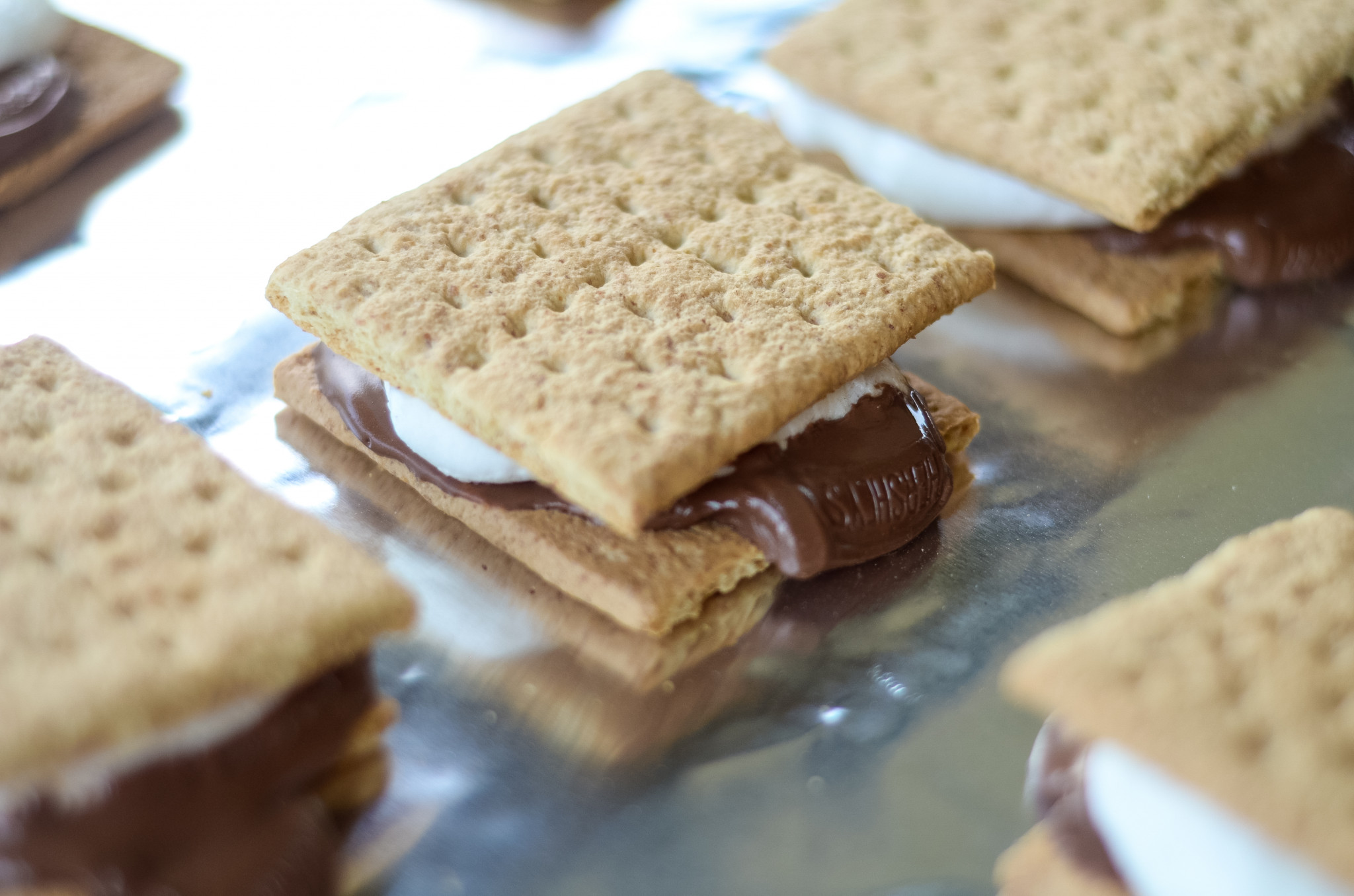 Pellet Grill S'mores (Grilled S'mores) - Mommy Hates Cooking