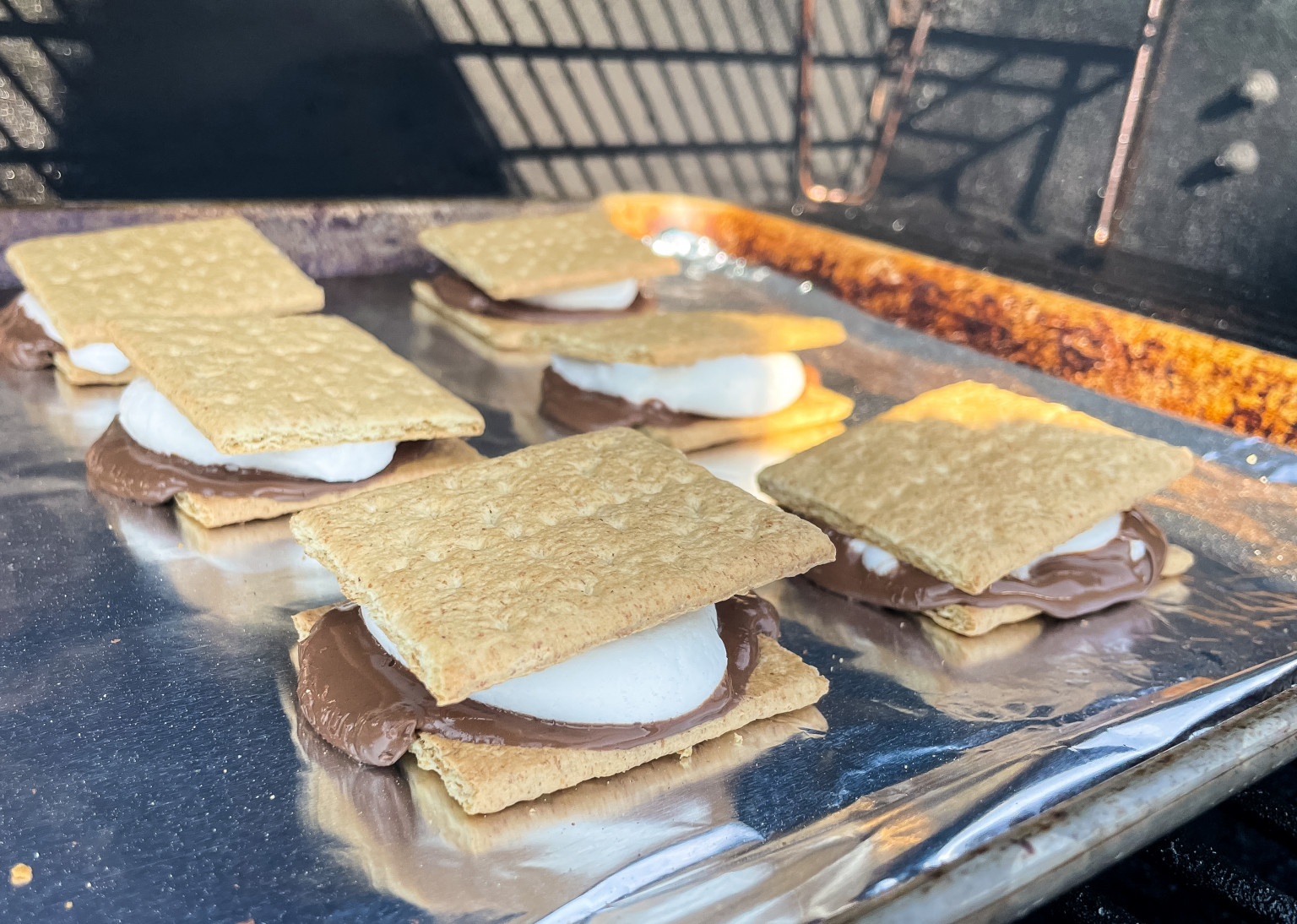 Pellet Grill S'mores (Grilled S'mores) - Mommy Hates Cooking