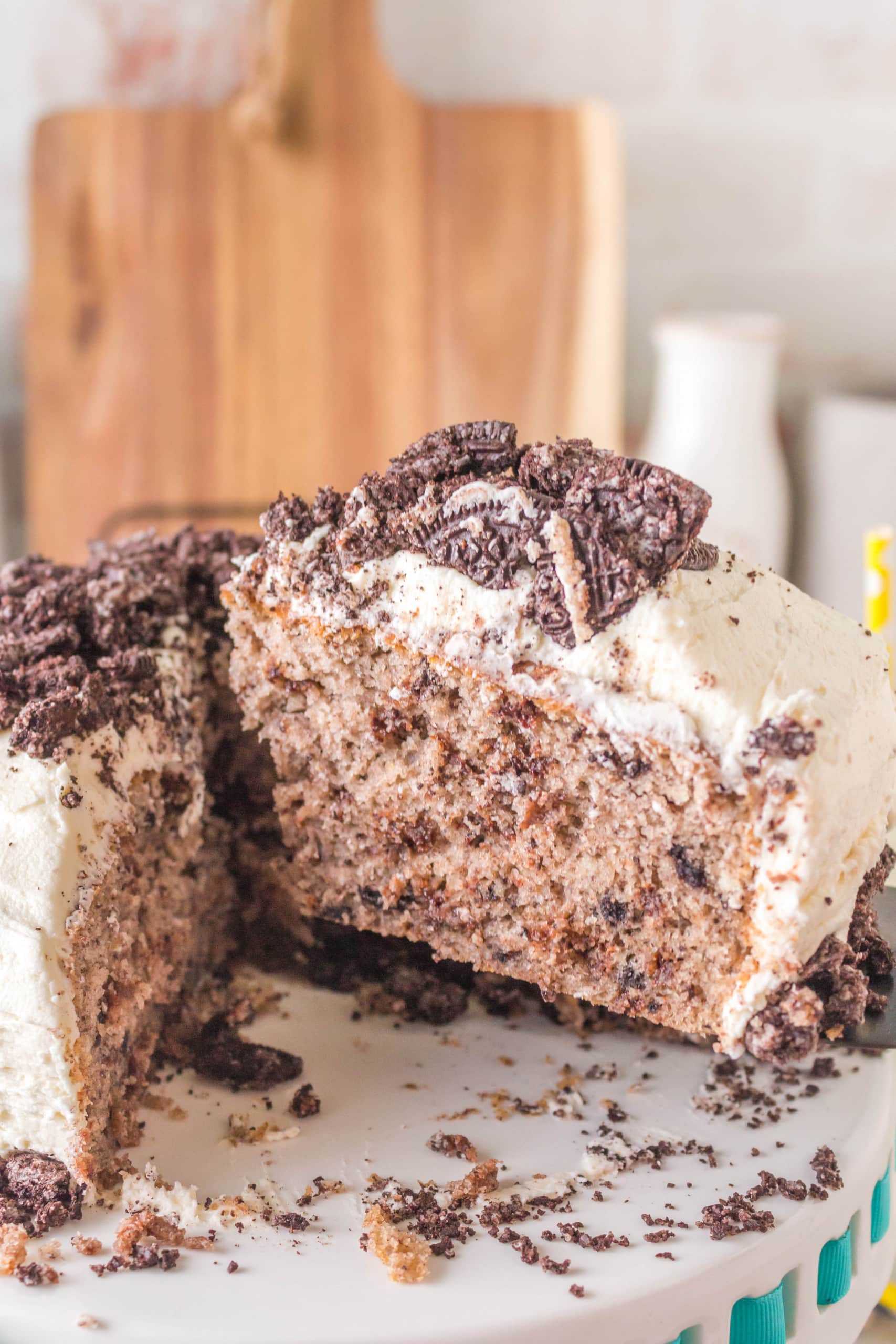 Ninja Foodi Cookies and Cream Cake - Mommy Hates Cooking
