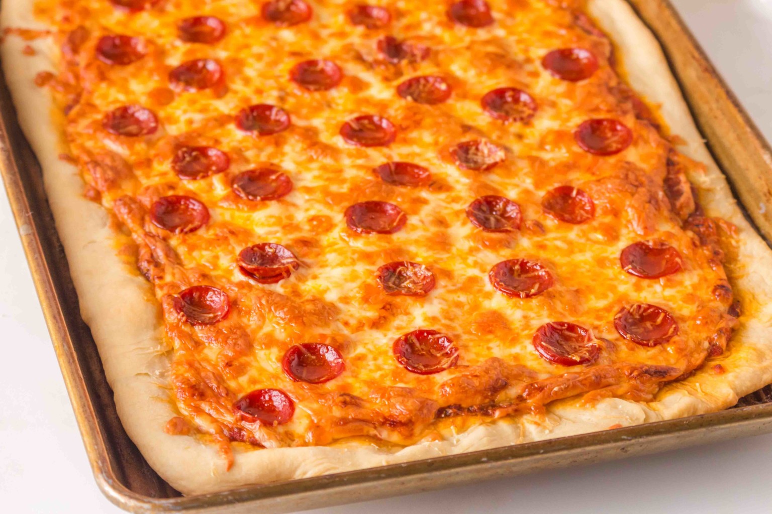 Easy Sheet Pan Pizza With Refrigerated Dough (Gluten-Free Option ...
